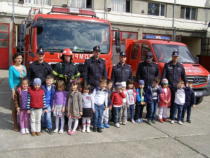 Vrancenii sunt invitaţi luni să vadă ce înseamnă să fii pompier