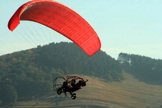 Vicecampion la zbor cu motoparapanta, deasupra Focşaniului