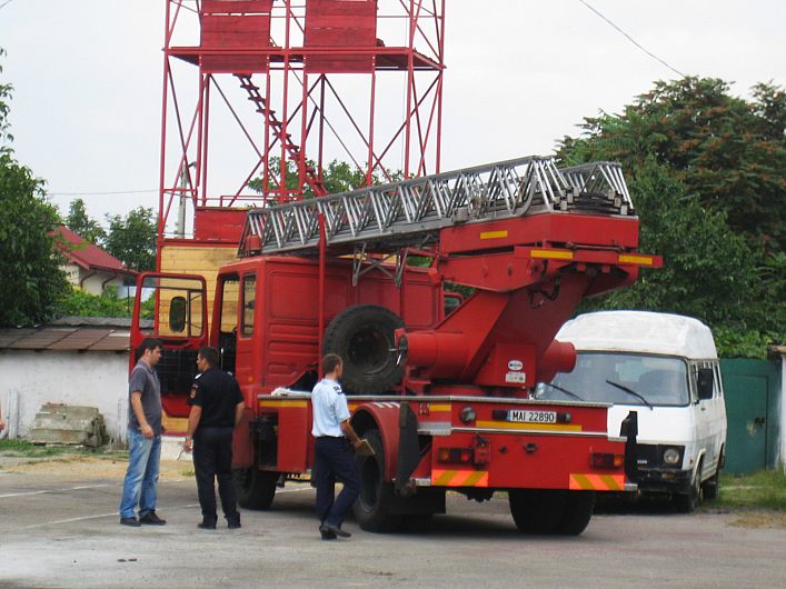 Autoscară de împrumut pentru pompierii din Vrancea