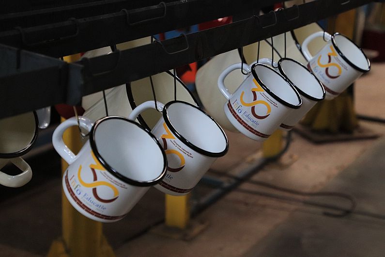 Foto | Cănițele fabricate la Vase Emailate Focșani vor fi emblema ...