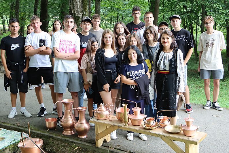 Foto | Elevi de la Colegiul Tehnic „Valeriu D Cotea” și de la Școala ...