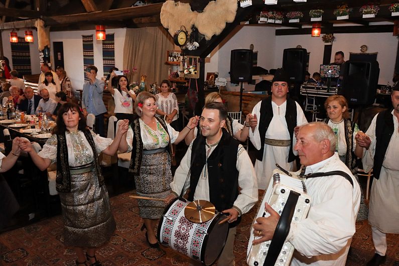 Foto-Faza zilei | Primarul Ionuț Filimon toboșar în orchestra ...