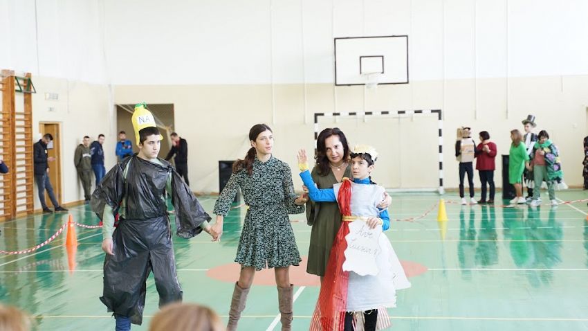 Foto | Parada costumelor Eco la C.S.E.I. ”Elena Doamna” Focșani