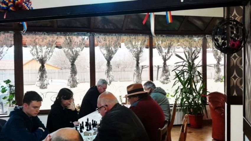 FOTO | Șahistul junior Adelin-Ștefan Dăscălescu (CSM Focșani 2007 ... FOTO | Șahistul junior Adelin-Ștefan Dăscălescu (CSM Focșani 2007 ...