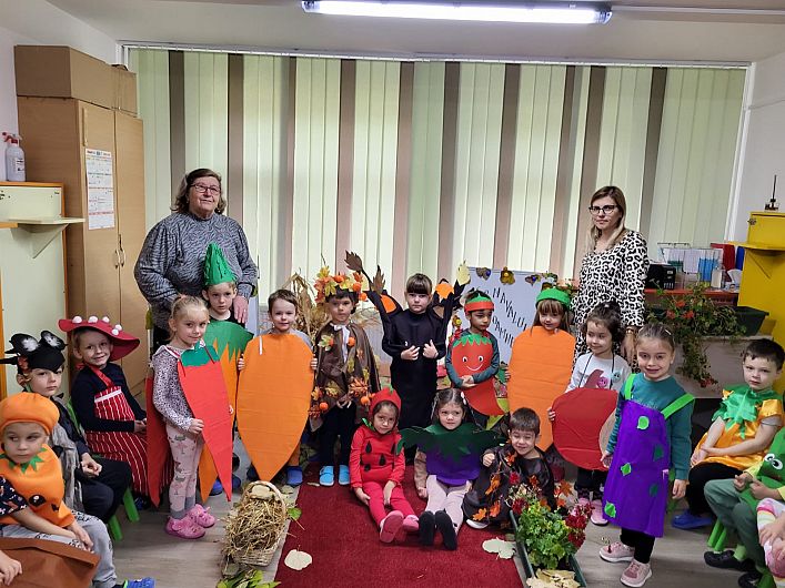 Foto | Sfârșit de toamnă, plin de culoare, la Grădinița cu Program ...