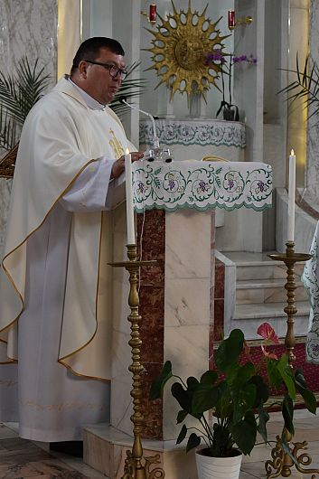 Foto | Vizita Arhiepiscopului de București, ÎPS Aurel Percă la Biserica ...