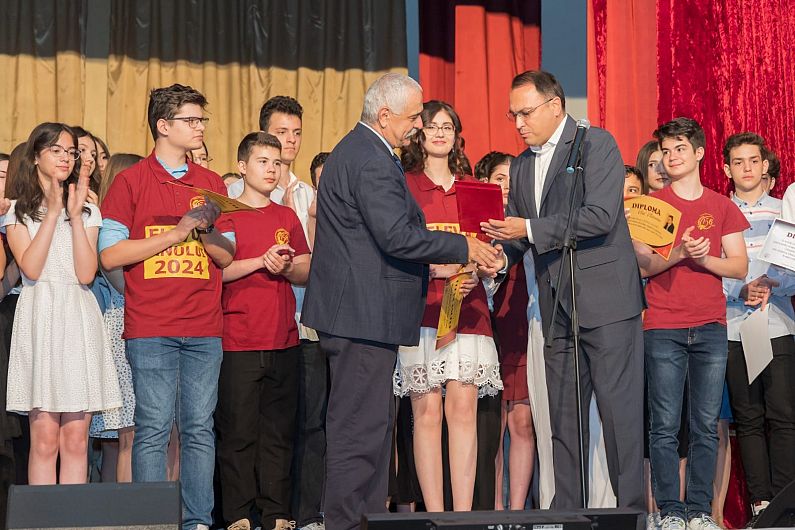 Profesorul de matematică al CNU, Dan Popoiu propus pentru acordarea ...