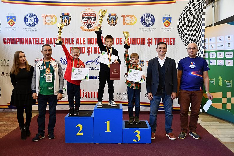 Un copil-minune din Focșani cucerește România: Daniel Sava, campion ...