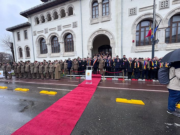 VIDEO | Focșaniul, în straie tricolore de 1 Decembrie: Vrancea a ...