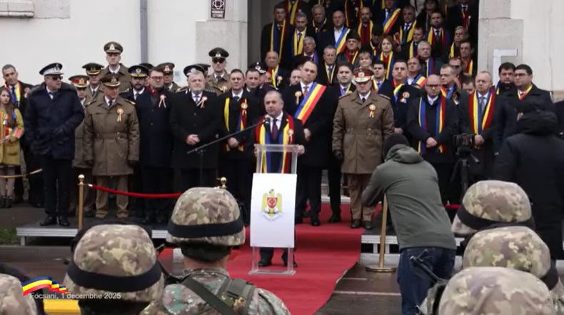 VIDEO | Focșaniul, în straie tricolore de 1 Decembrie: Vrancea a ...