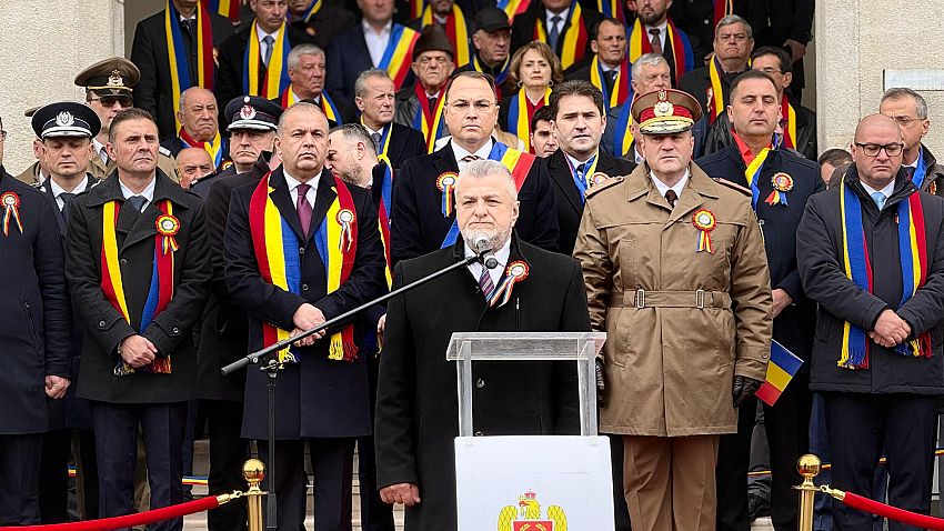 VIDEO | Focșaniul, în straie tricolore de 1 Decembrie: Vrancea a ...