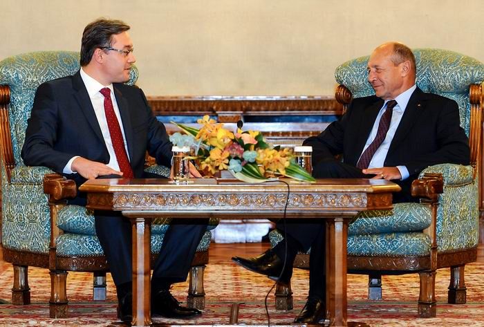 MOZAIC STIRI INTERNATIONALE: Oficial moldovean: Băsescu "a turnat ...