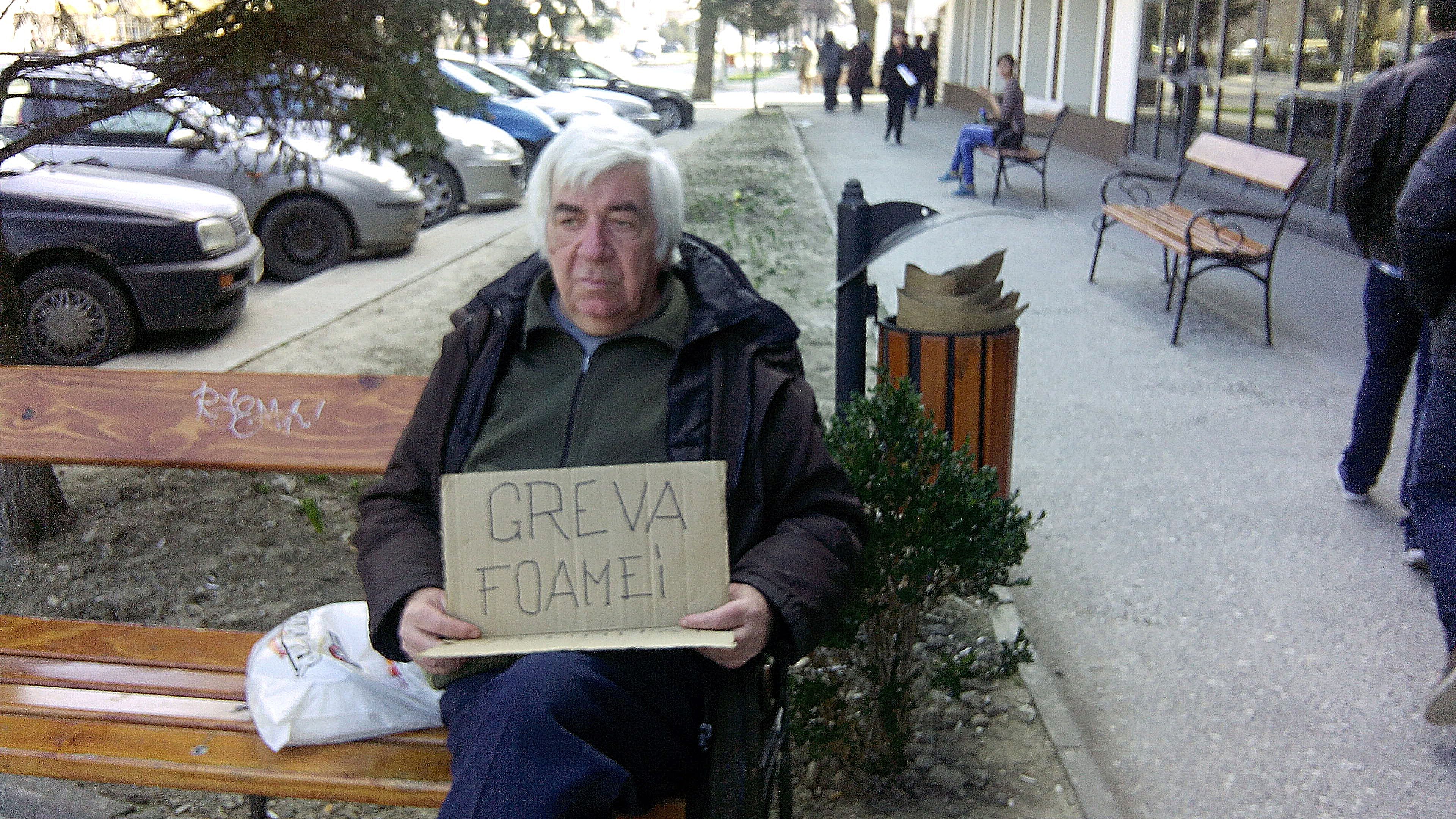 Cum te transformă facturile în boschetar: "Am rămas pe drumuri şi n-am ...