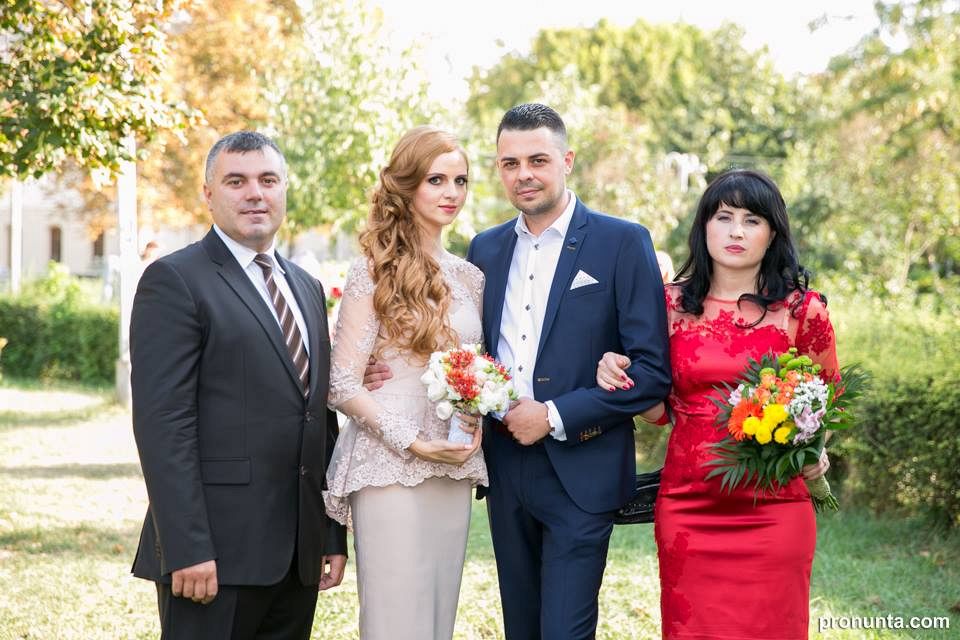 Nuntă mare în PSD. Ghici cu cine s-a căsătorit cel mai tanăr consilier ... Nuntă mare în PSD. Ghici cu cine s-a căsătorit cel mai tanăr consilier ...