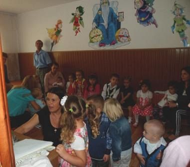 Clopoţelul nu mai sună adunarea pentru elevi în cartierul Mândreşti