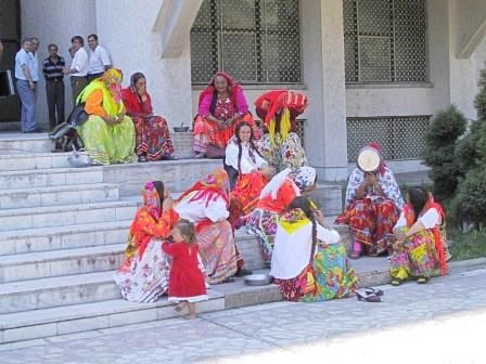 Asistatii smecheri, buni de plata