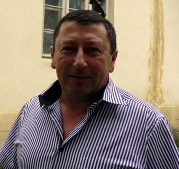 Obstile vrincene, sufocate de politicieni si afaceristi