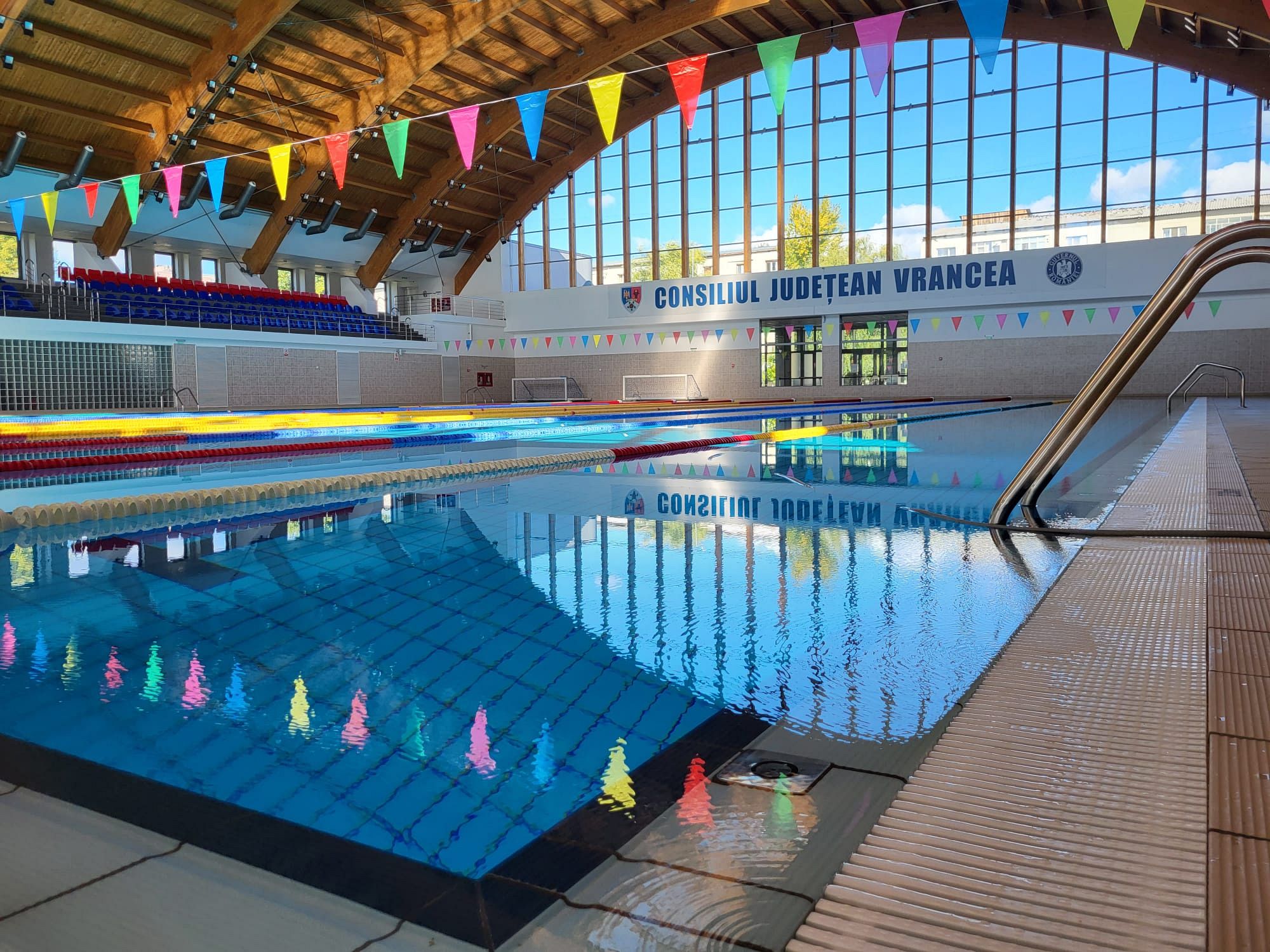 CJ Vrancea organizează „ Cupa Moș Crăciun ” la înot pentru copii ...