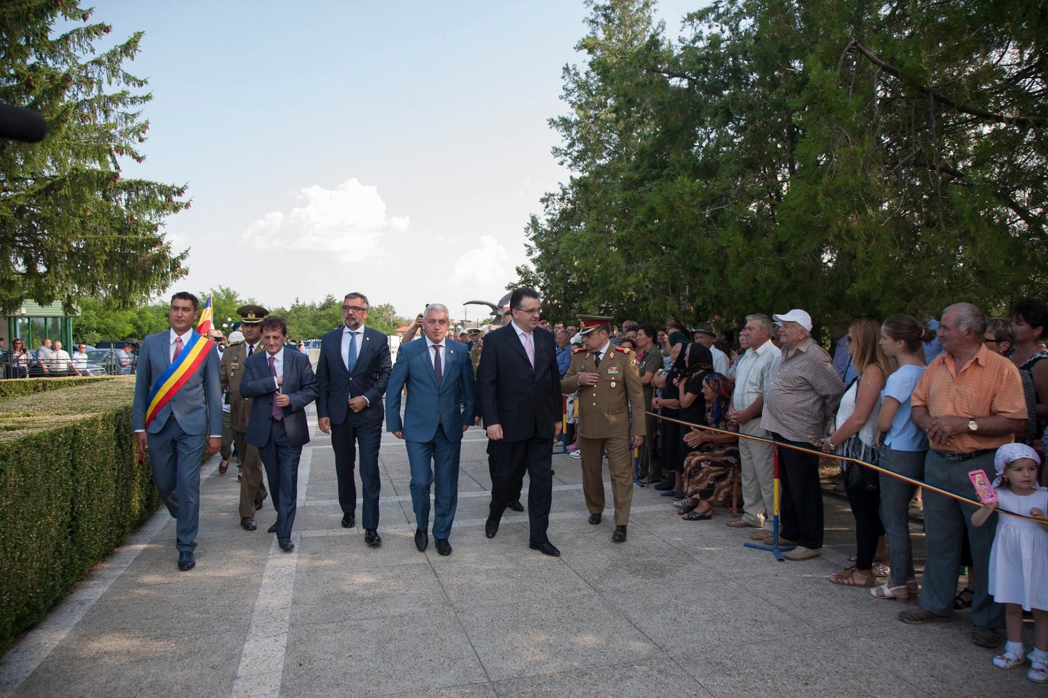 Comemorare cu repetiție la Mărăști pentru nomenclatura PSD