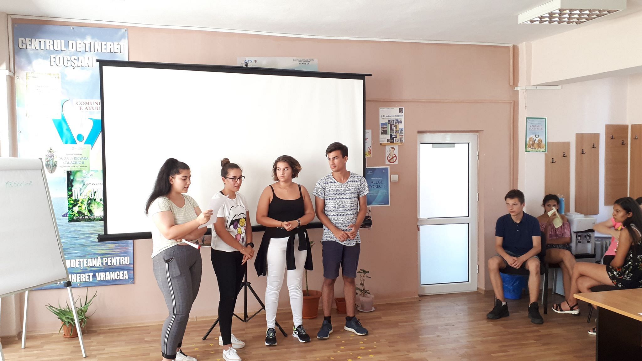 Curs de comunicare în limba engleză la Centrul de Tineret