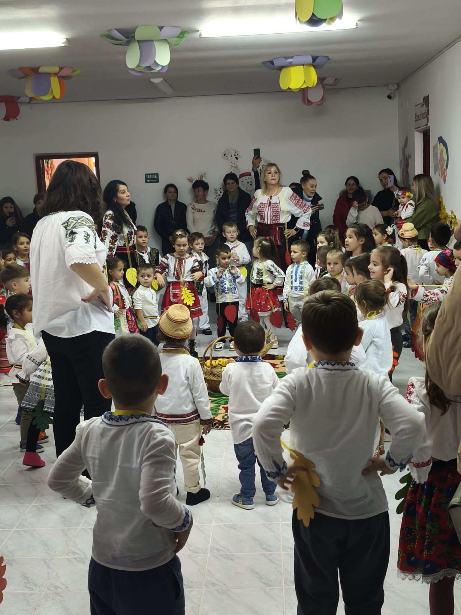 Festivalul Toamnei la Grădinița „Căsuța Piticilor” – Școala Gimnazială ...