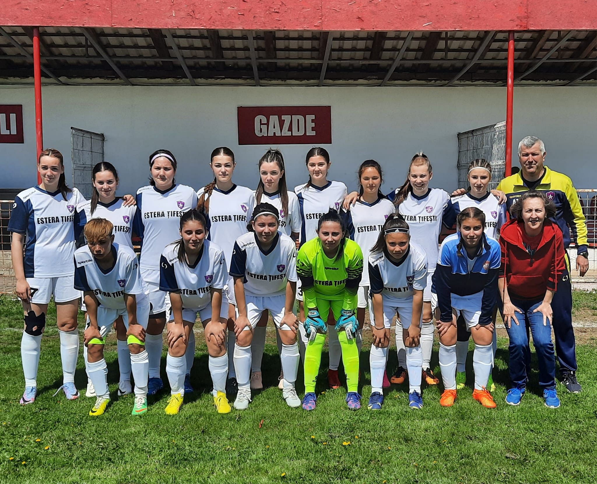 Fotbal feminin | Fetele de la Estera Țifești conduc autoritar în ...