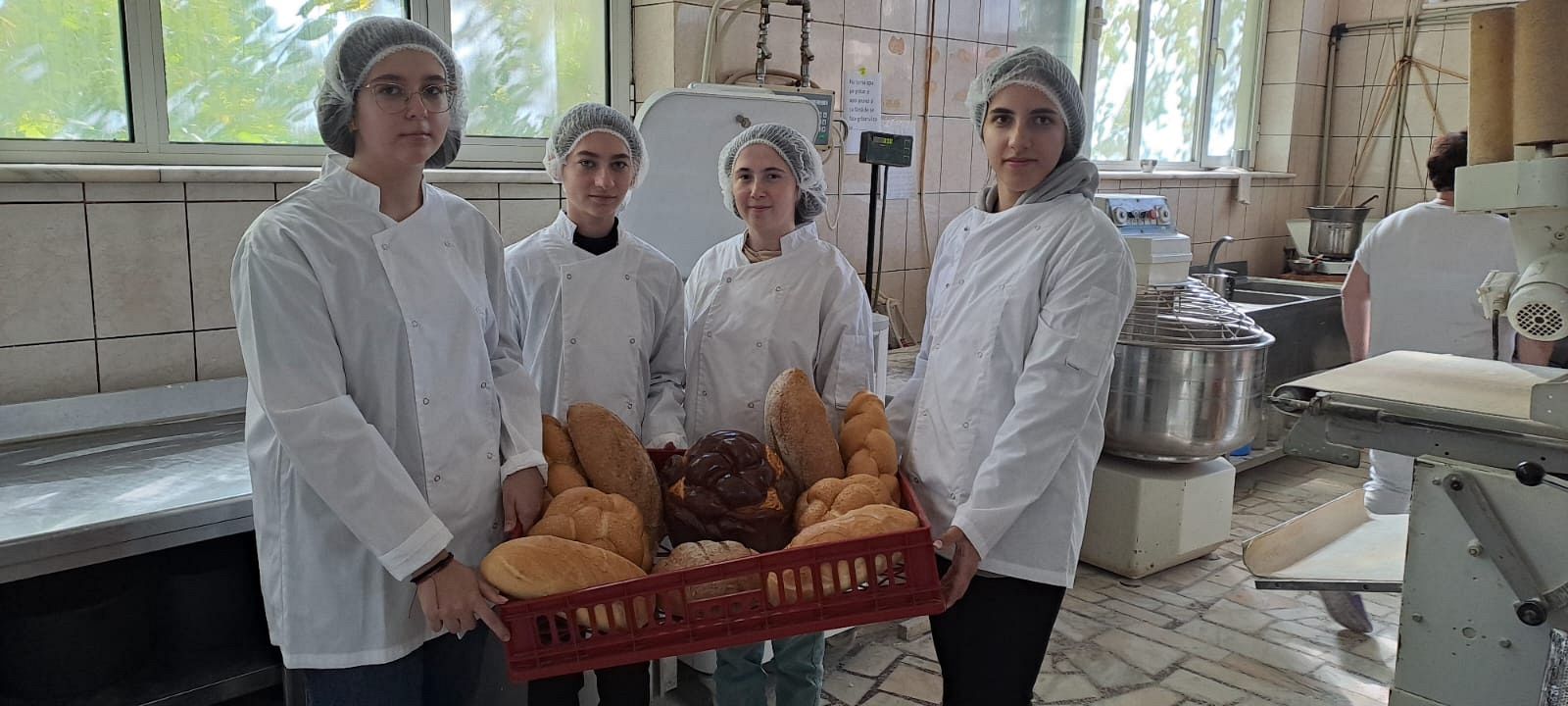 Foto | Cum a fost marcată „Ziua Mondială a Pâinii”, la Colegiul Tehnic ...