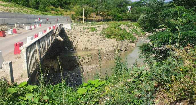 FOTO | Podul de la Jitia va fi dărâmat și construit unul nou în același loc