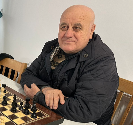 Foto | Povestea frumoasă a voluntarului în vârstă de 76 de ani, „tataia ...