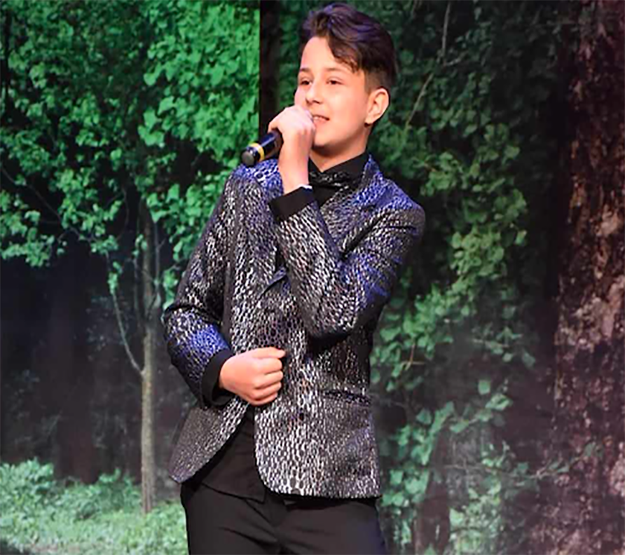 Foto | Tânărul artist vrâncean Mihai Bratosin, acum elev la CNAIC ...