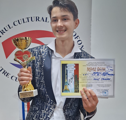 Foto | Tânărul artist vrâncean Mihai Bratosin elev al CN „Al.I.Cuza ...