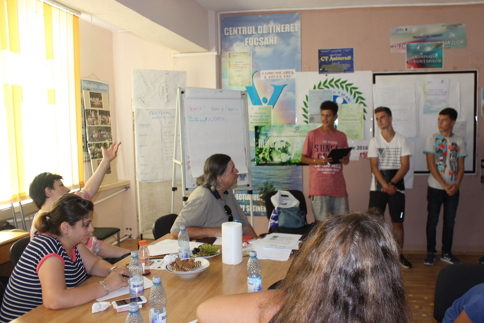 “Investim în tineri, investim în viitor”, un proiect în engleză pentru ...