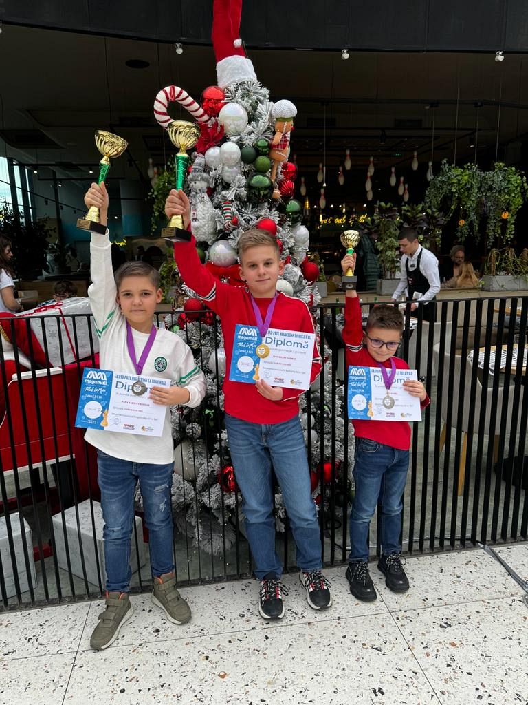 Micii șahiști vrânceni, Andrei Mălureanu, Darius-Cristian Pană și ...