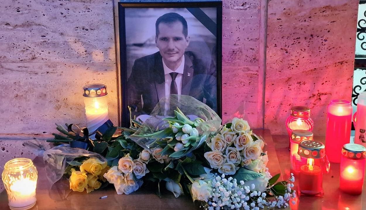 Pios omagiu și respect pentru sacrificiul făcut spre binele comunității ...