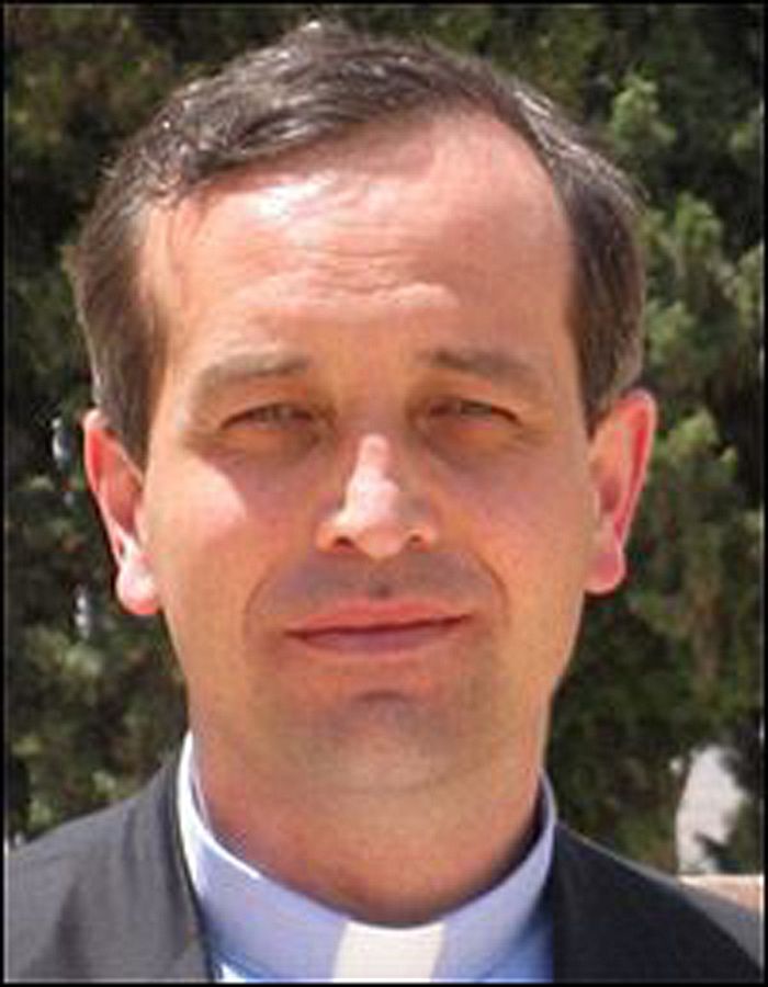 Preotul Daniel Mărtinaș parohul de la Ploscuțeni numit decan de Vrancea