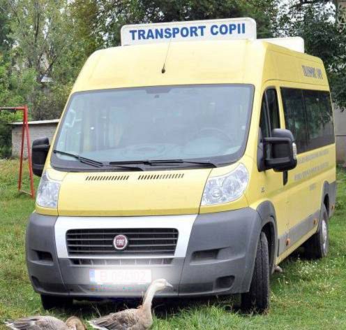 Reguli noi pentru folosirea microbuzelor școlare în Vrancea