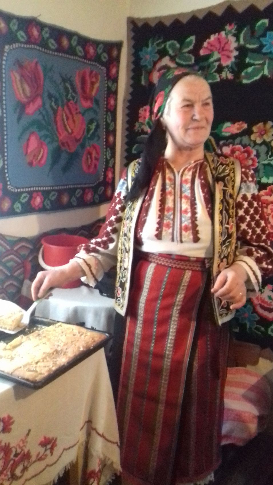 Ilinca Colinceanu din satul vrâncean Cerbu, comuna Jitia, știe leacuri ...
