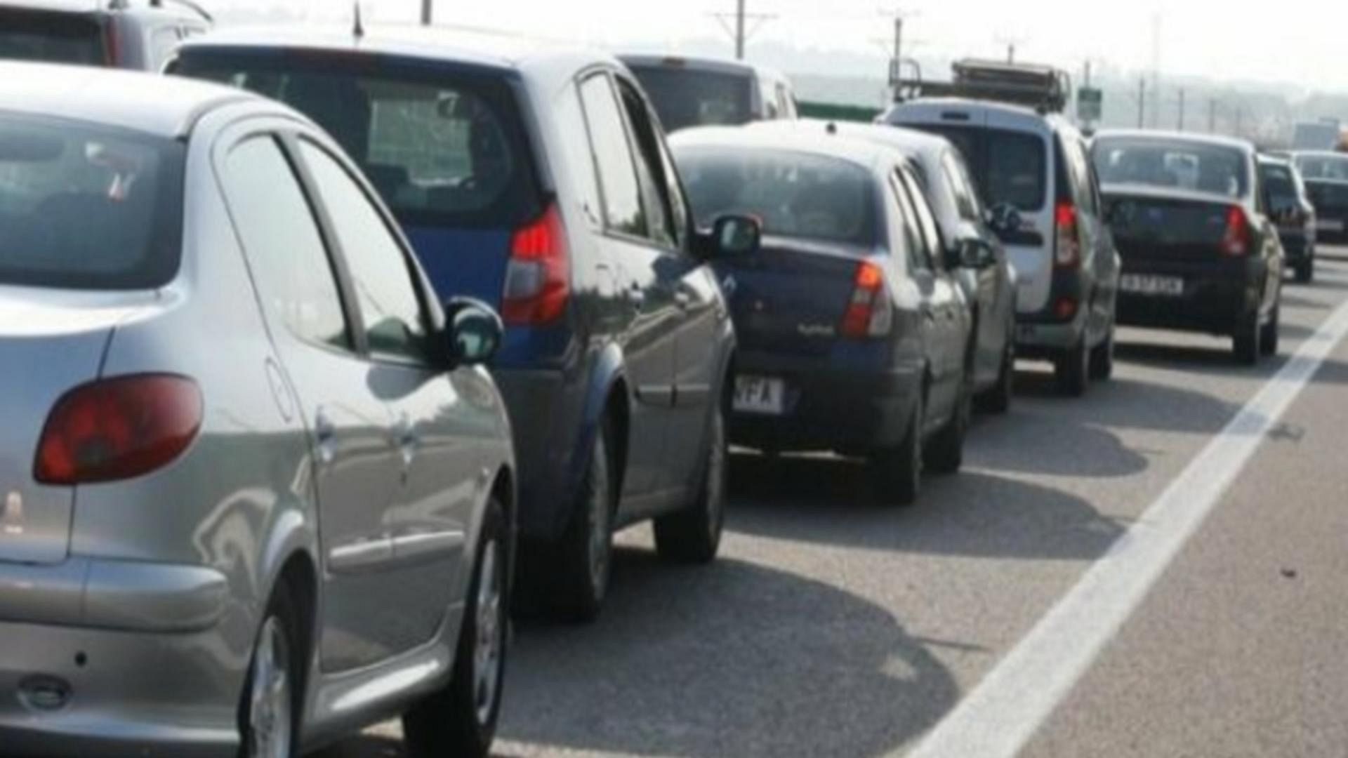 (Update) Trafic blocat pe ambele sensuri ale DN2 E85 după o coliziune ...