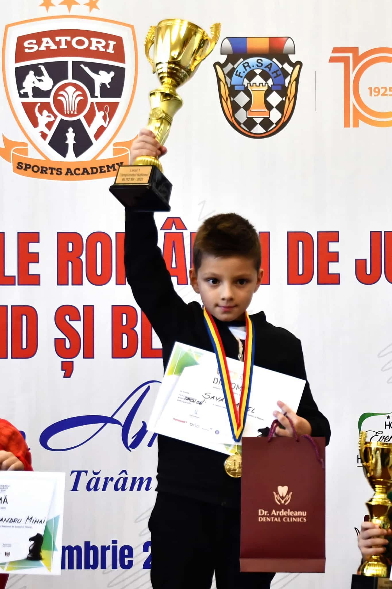Un copil-minune din Focșani cucerește România: Daniel Sava, campion ...