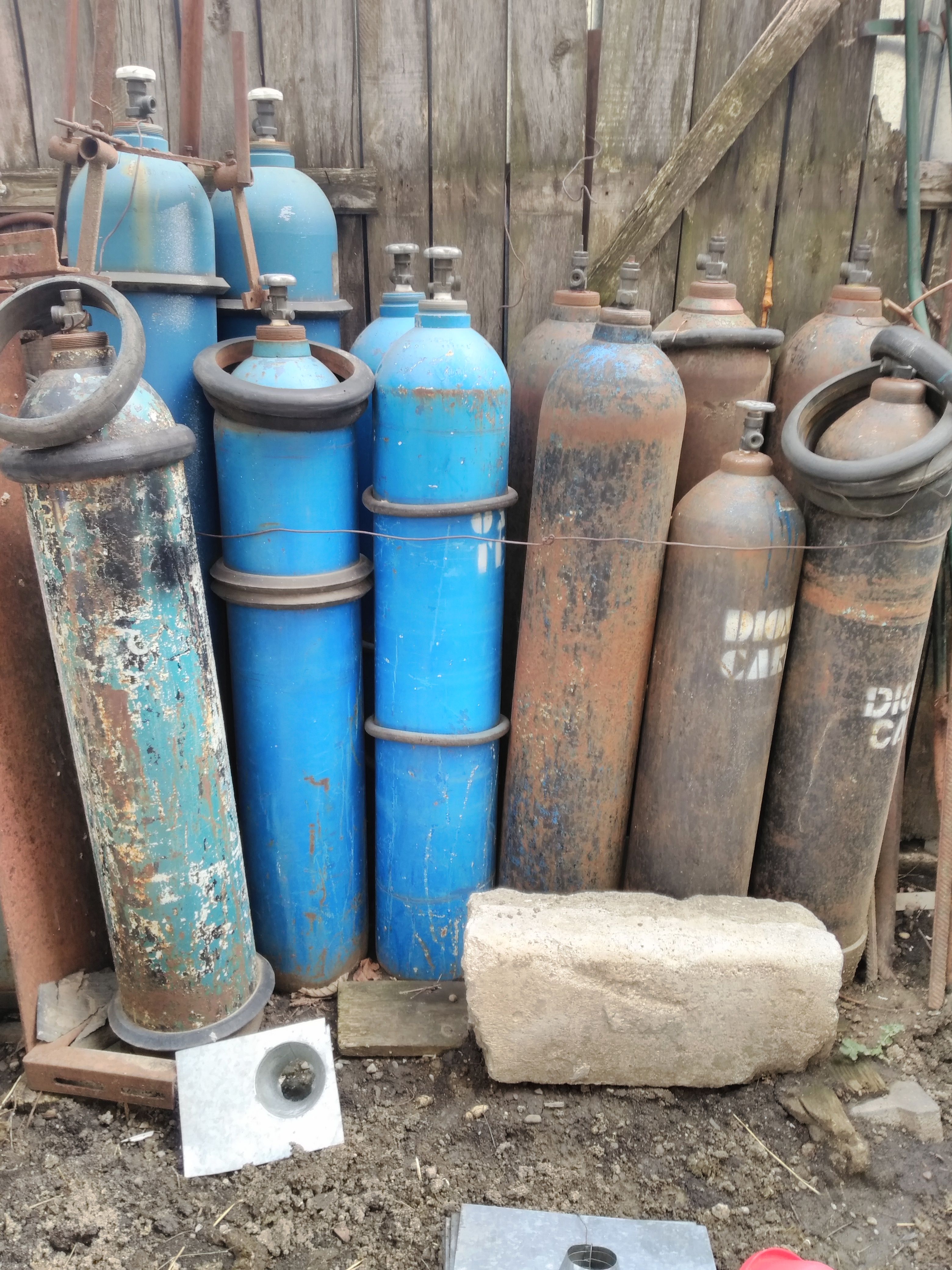 Vând tuburi co2 - Spații comerciale - Vânzări