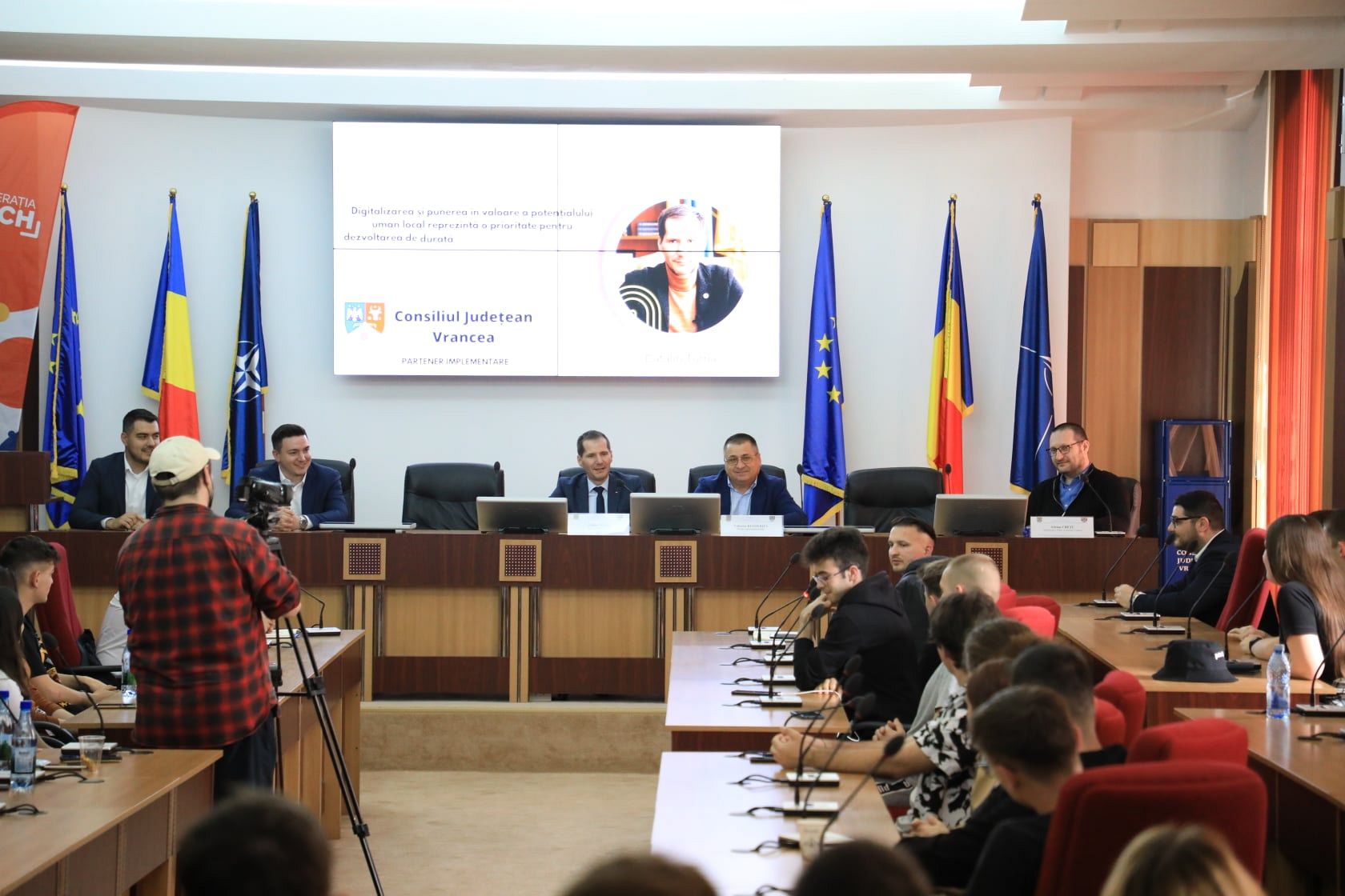 VIDEO | A fost lansat programul „Generația Tech”, care oferă 250 de ...