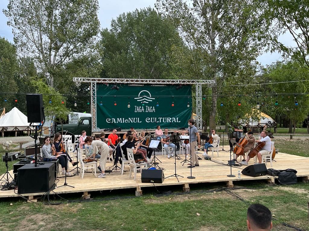 VIDEO Concert Gratuit n Premier Ast zi Zaga Zaga Orchestra La video-concert-gratuit-n-premier-ast-zi-zaga-zaga-orchestra-la
